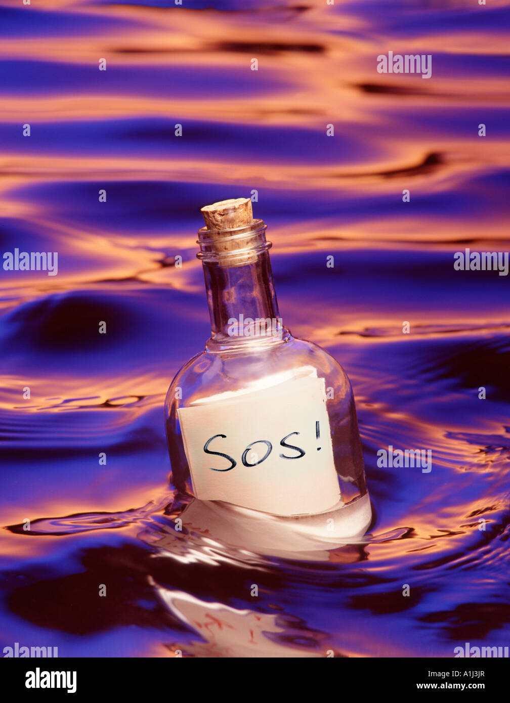 Message in a bottle hi-res stock photography and images - Alamy