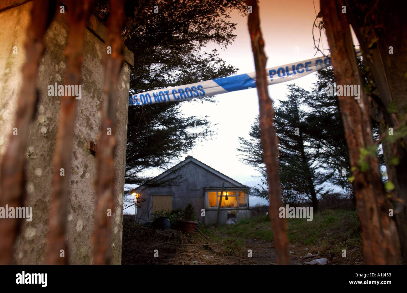 Murder crime scene house hi-res stock photography and images - Alamy