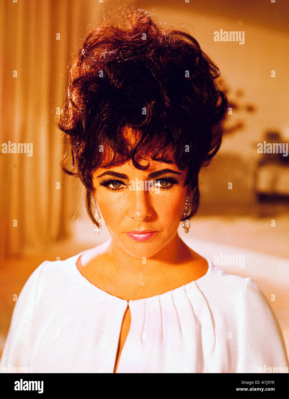 Elizabeth Taylor Boom High Resolution Stock Photography and Images - Alamy