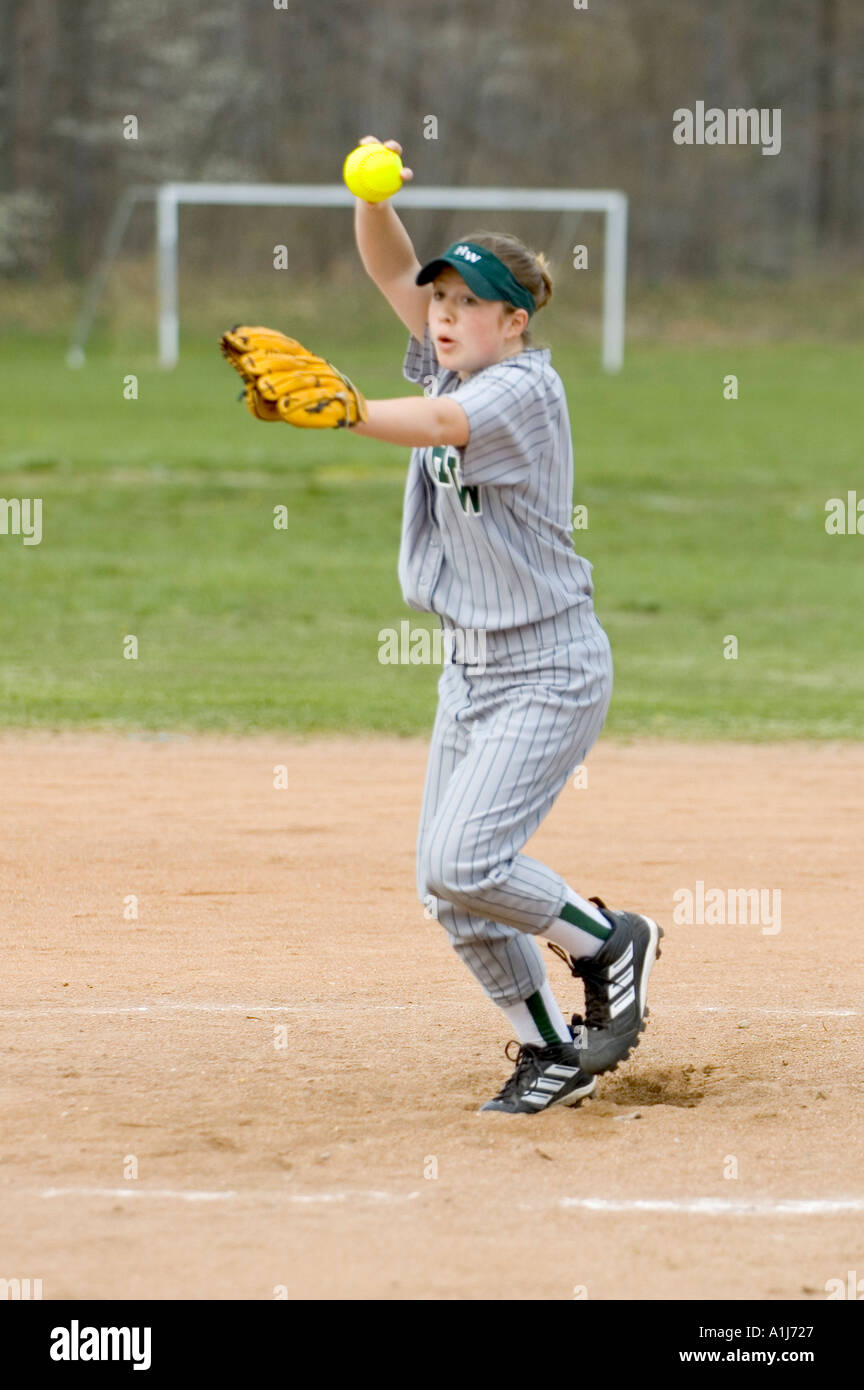 Female throwing ball hi-res stock photography and images - Alamy
