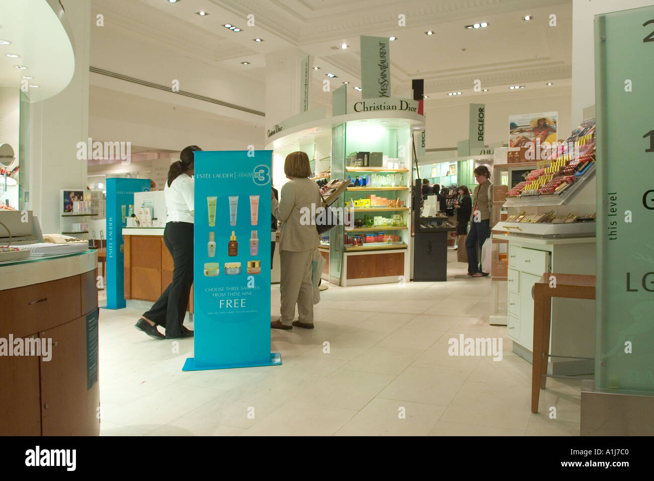 Store high hi-res stock photography and images - Alamy