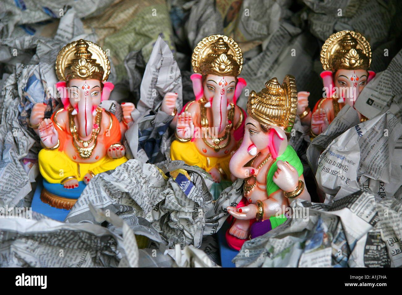 SSK76318 Idols of the Elephant Headed God Lord Ganesh for sale Pune ...