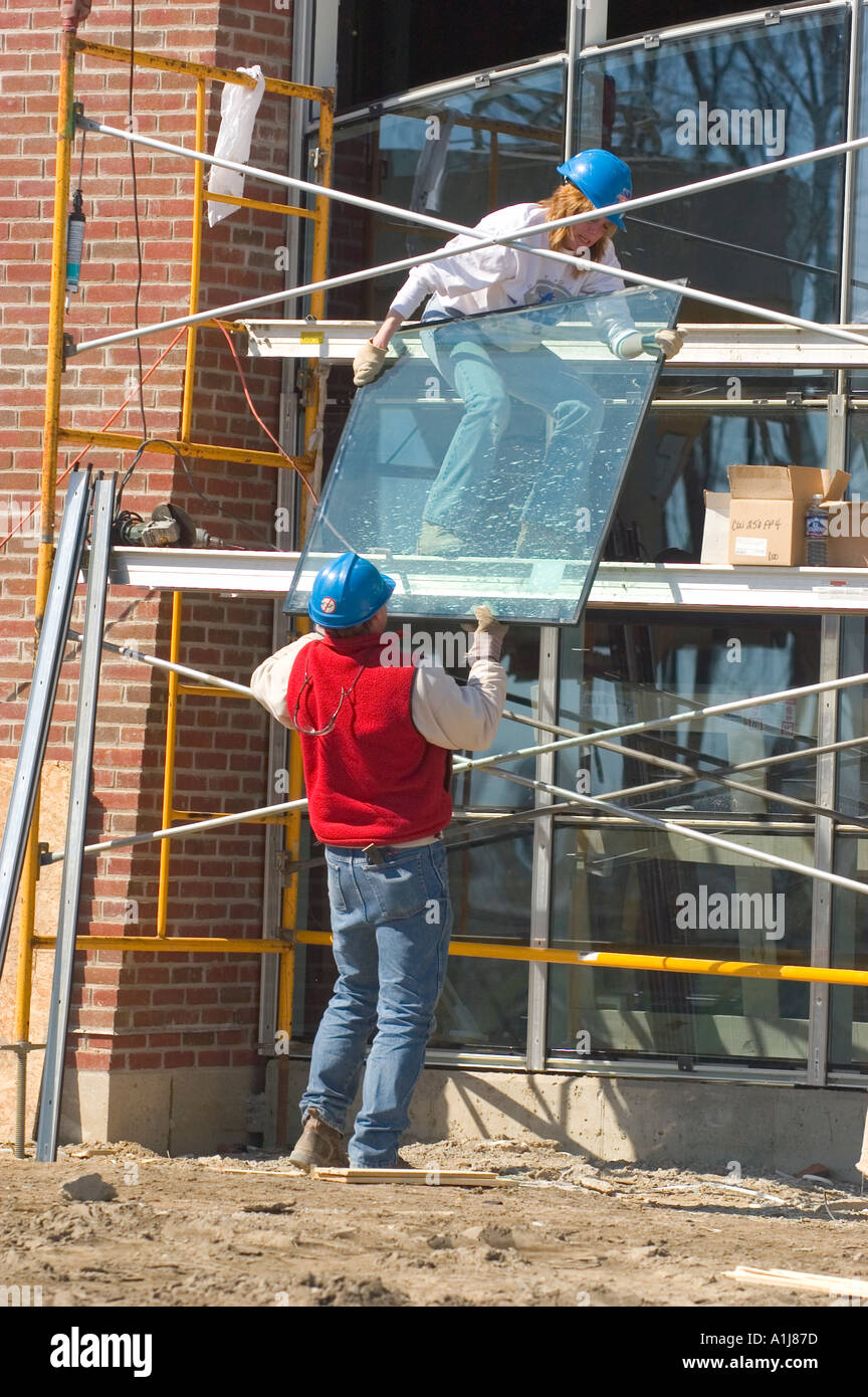 Female construction workers hi-res stock photography and images - Alamy