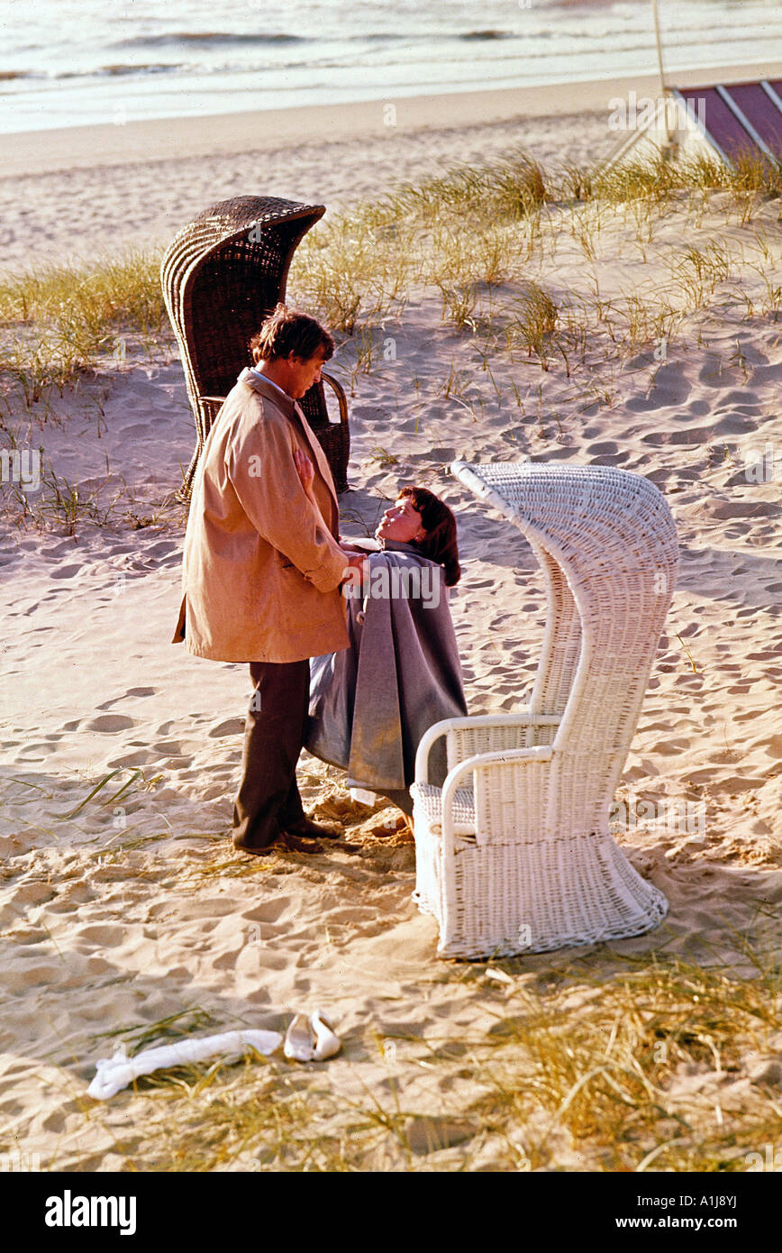 Secret Ceremony Year 1969 Director Joseph Losey Robert Mitchum Mia ...