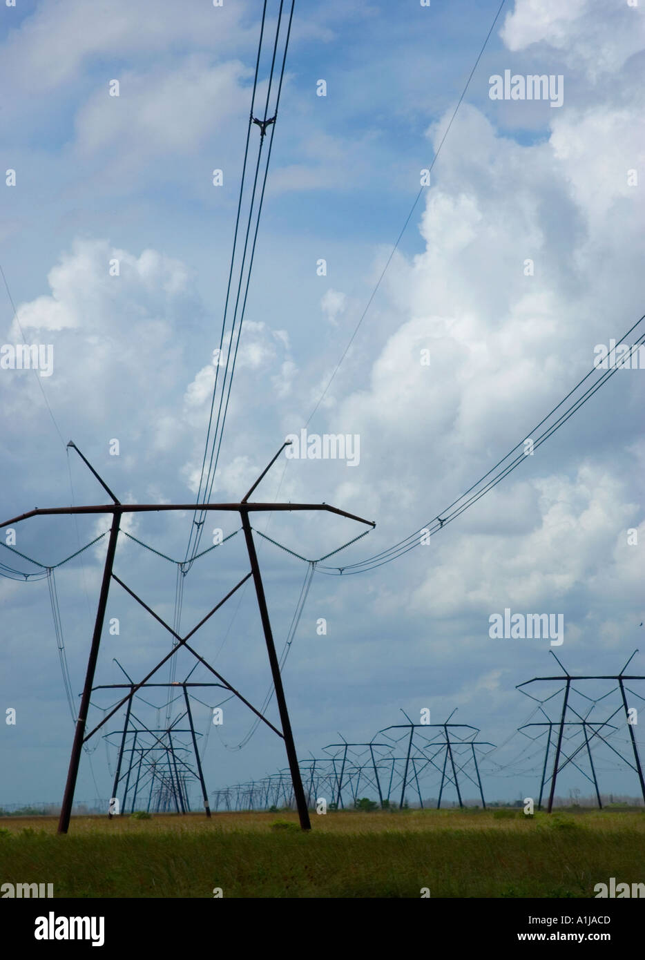 Electric transmission towers hi-res stock photography and images - Alamy