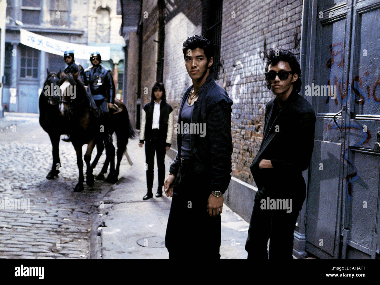 Sari Chang Diciassette