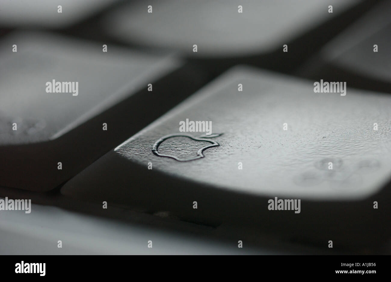 Apple Macintosh iBook keyboard Stock Photo - Alamy