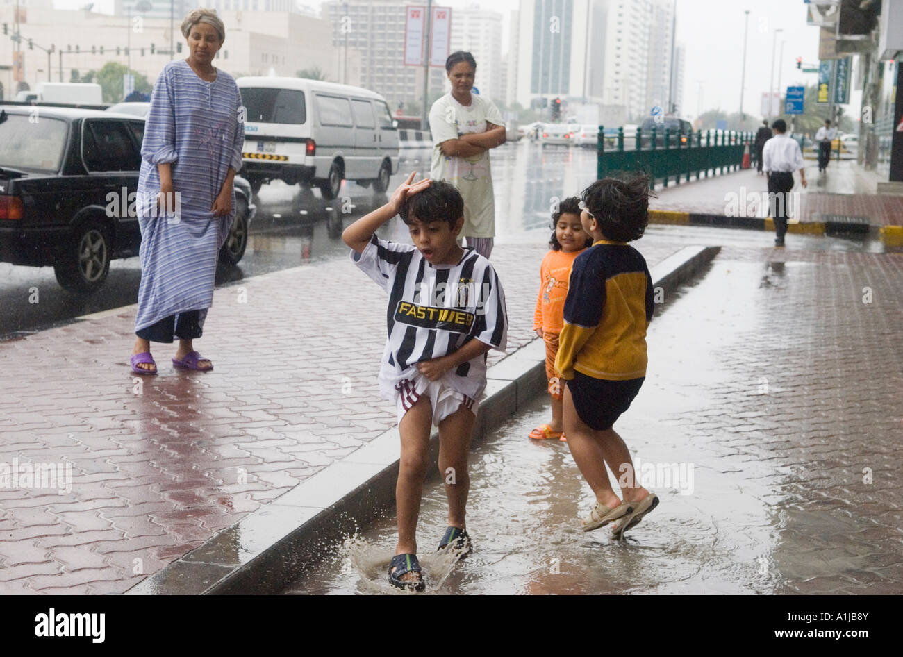 Rain over the uae hi-res stock photography and images - Alamy