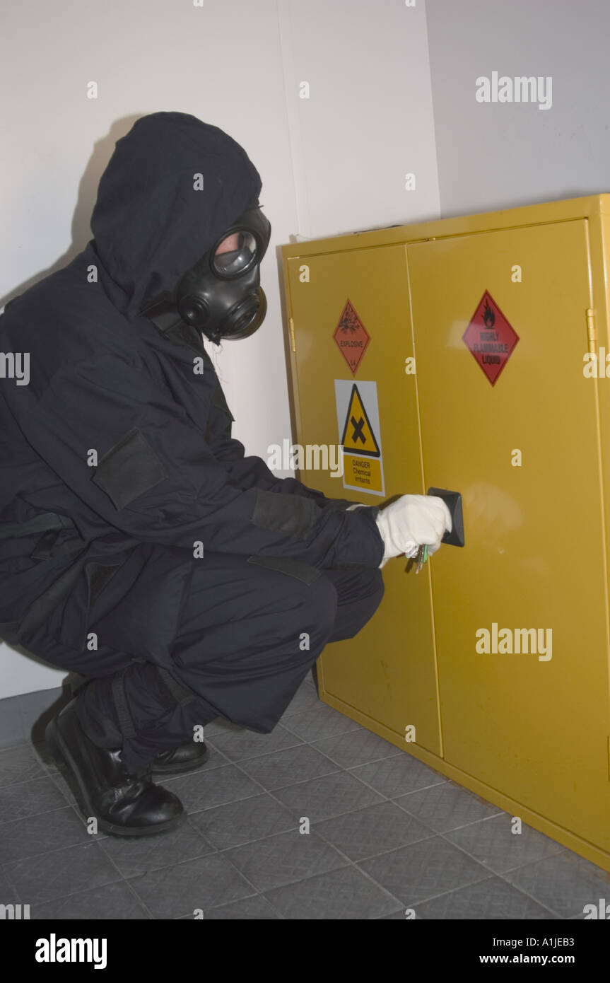 3380 Chemical Biological Nuclear Reaction Police officer training ...