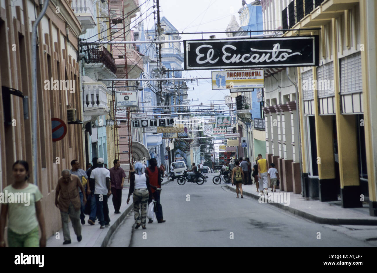 Cuban shopping mall hi-res stock photography and images - Alamy