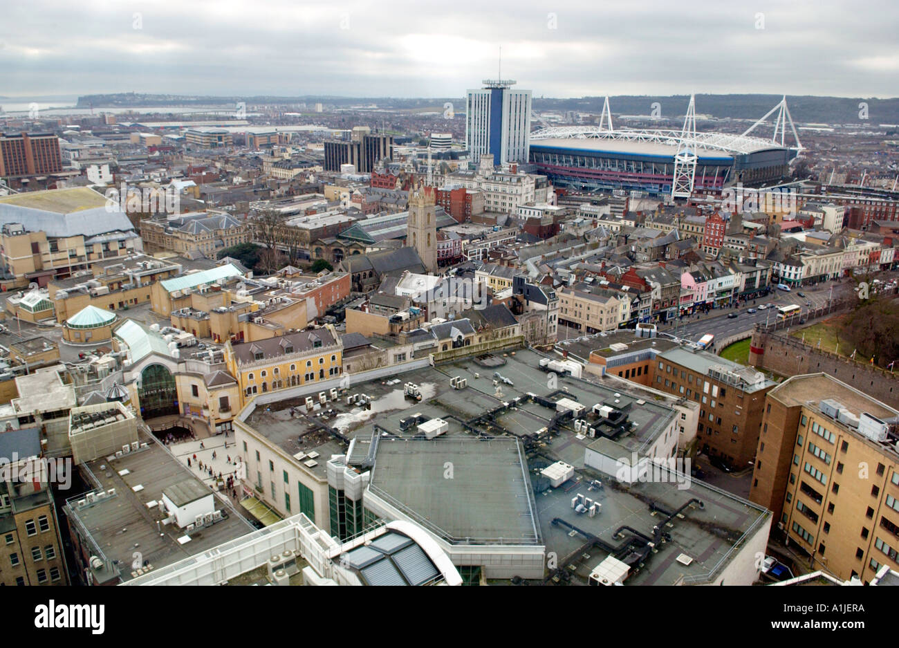 Cardiff cityscape hi-res stock photography and images - Alamy