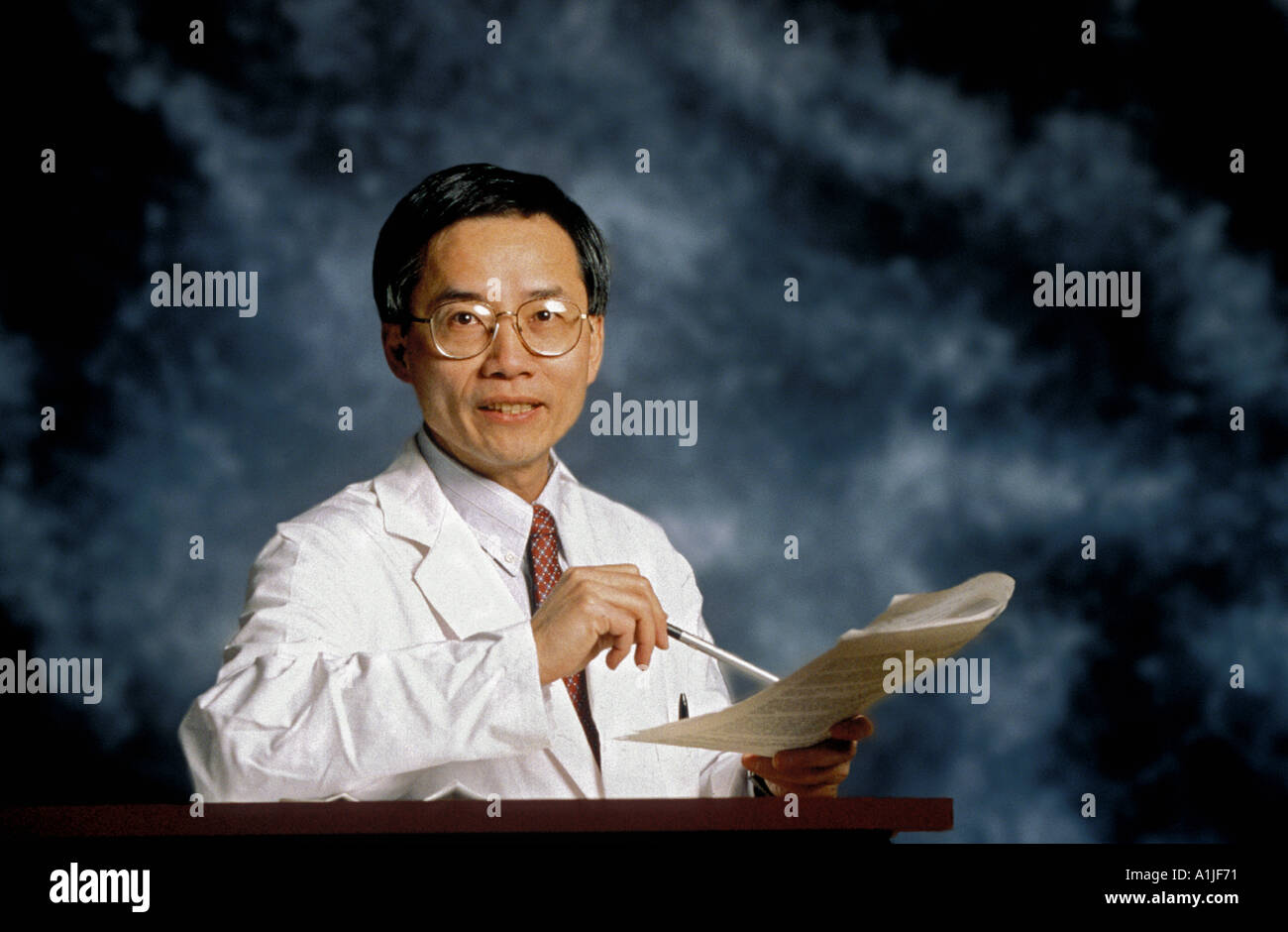 Scientist speaking hi-res stock photography and images - Alamy