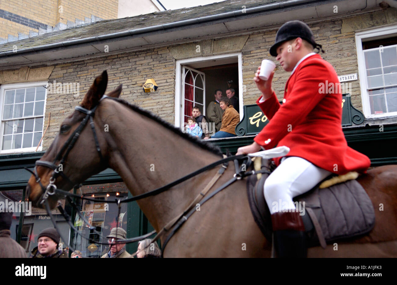 Golden Valley Hunt assemble at the Town Clock Square in Hay on Wye ...