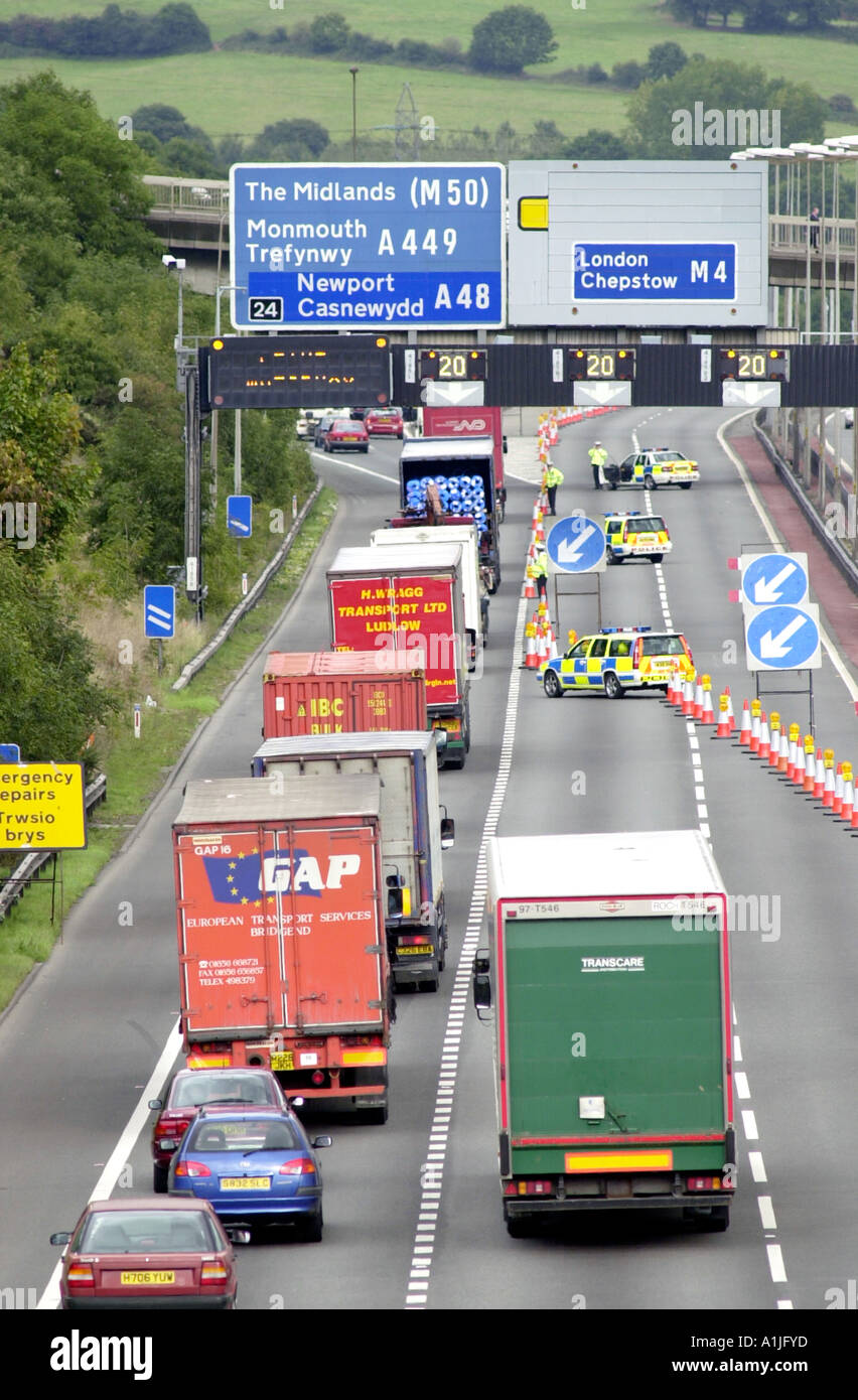 British police convoy hi-res stock photography and images - Alamy