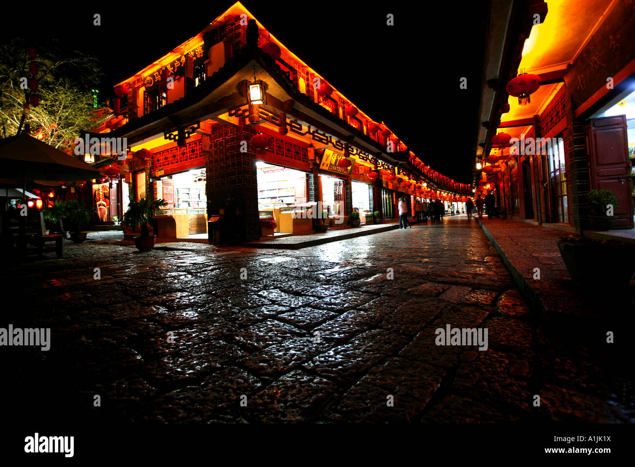 Old town of Lijiang,Yunnan province China at night Stock Photo - Alamy