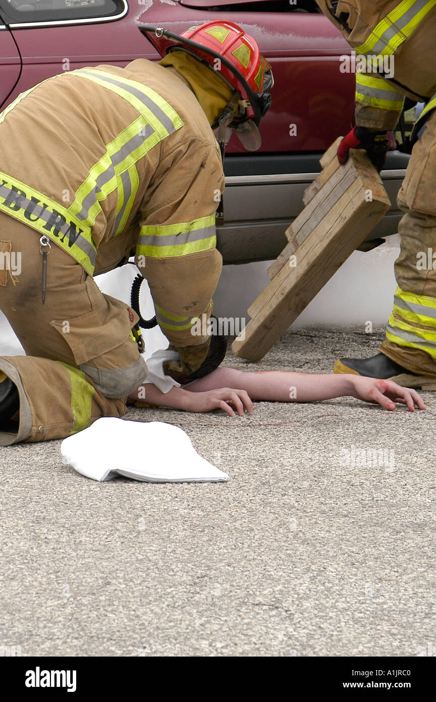 Prom Drunk Driving Demo Paramedics put sheet over DOA Michigan USA Teen ...