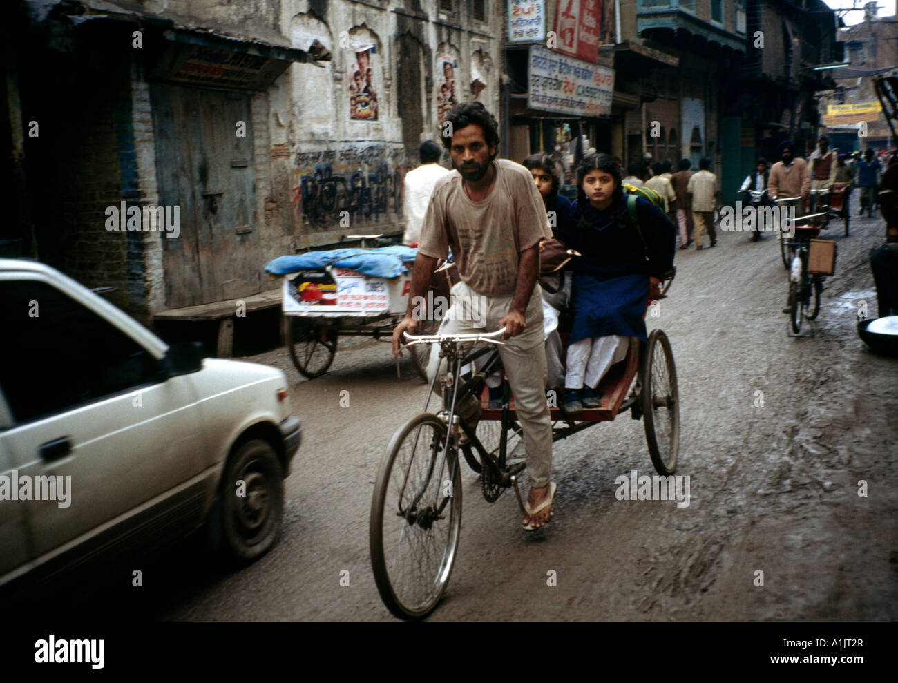 School children rickshaw india hi-res stock photography and images - Alamy