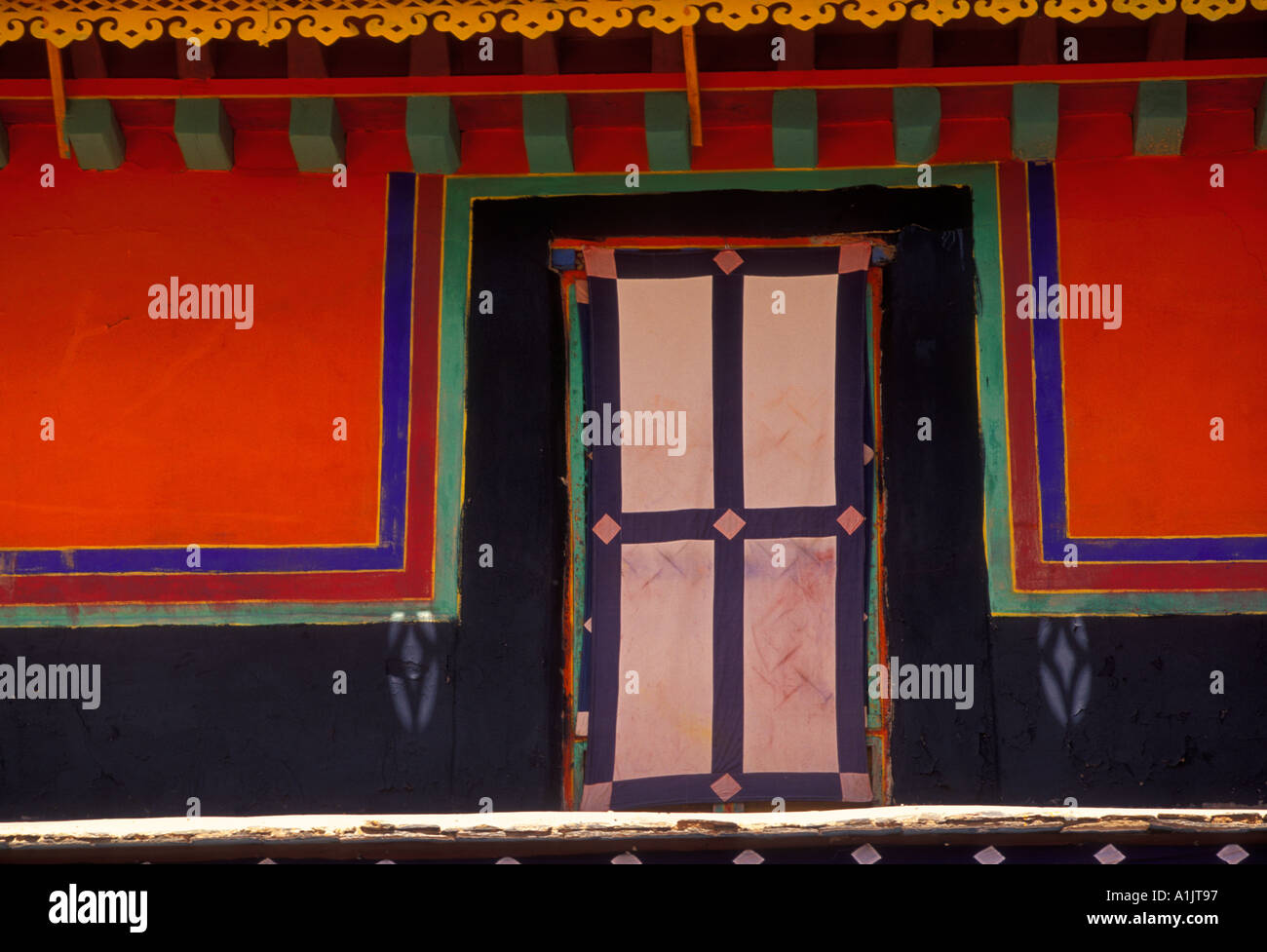 Potala palace interior hi-res stock photography and images - Alamy