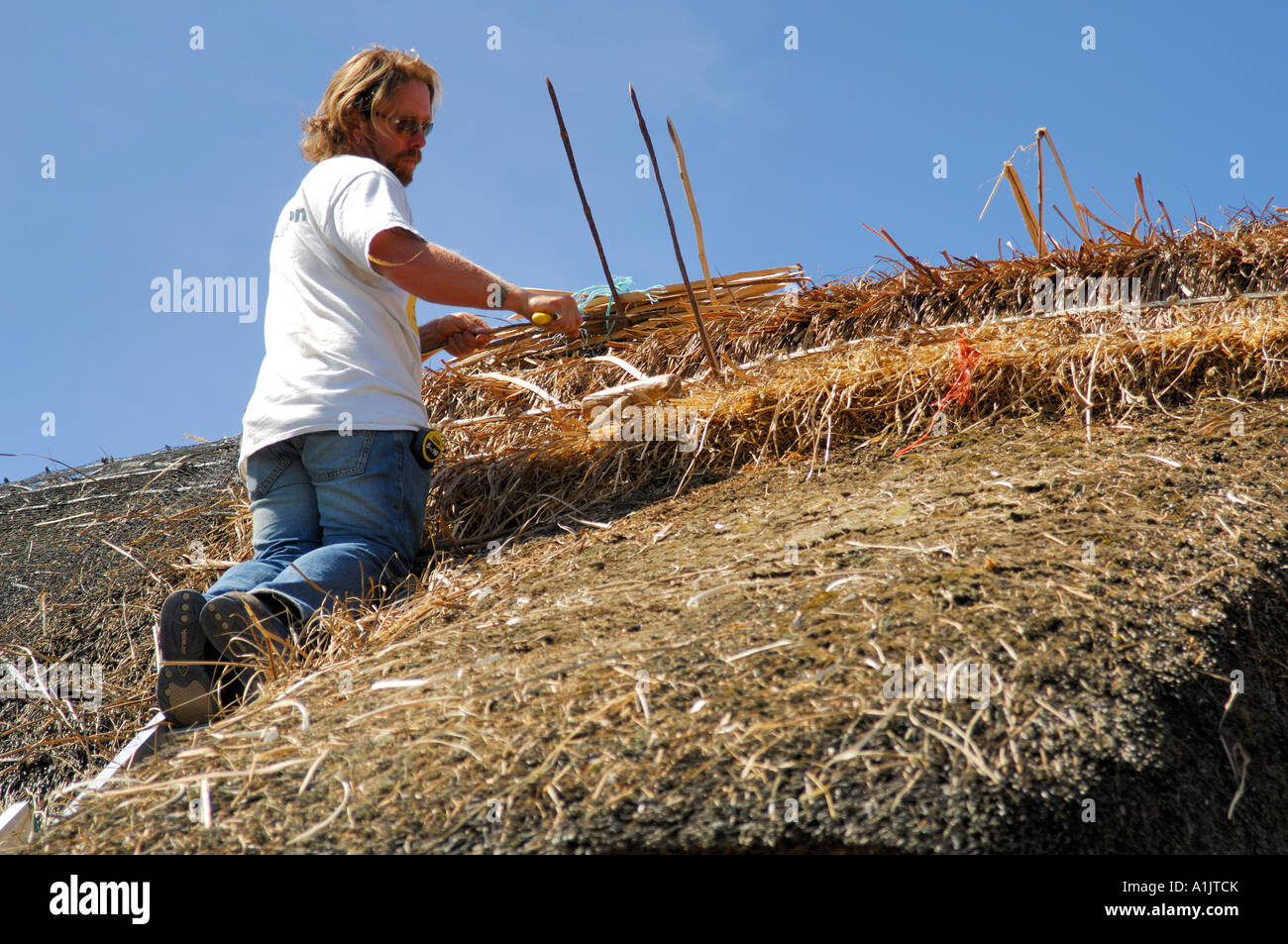 Master thatcher hi-res stock photography and images - Alamy