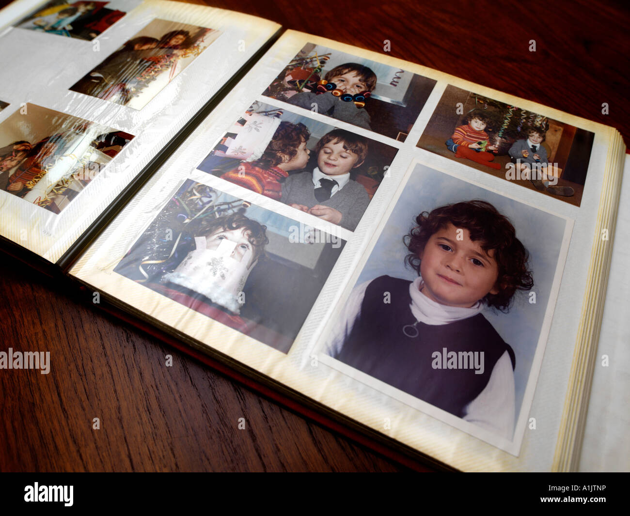 Photo album open hi-res stock photography and images - Alamy