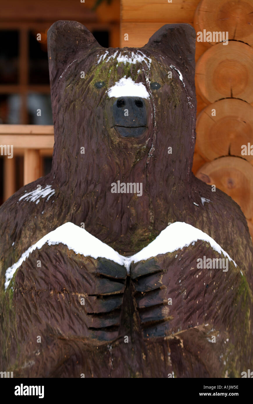 grizzly wooden bear Stock Photo - Alamy