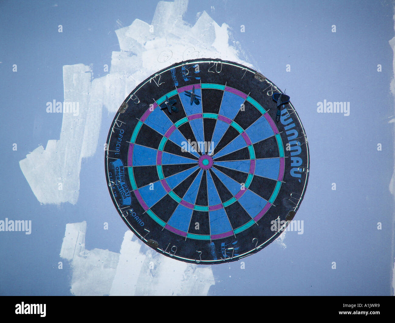 Dart round hi-res stock photography and images - Alamy