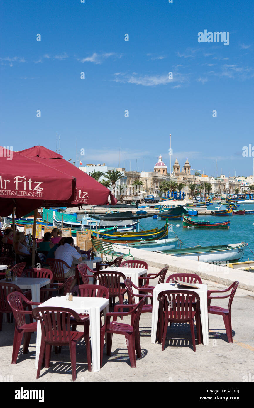Restaurants cafe cafe bar fishing hi-res stock photography and images ...