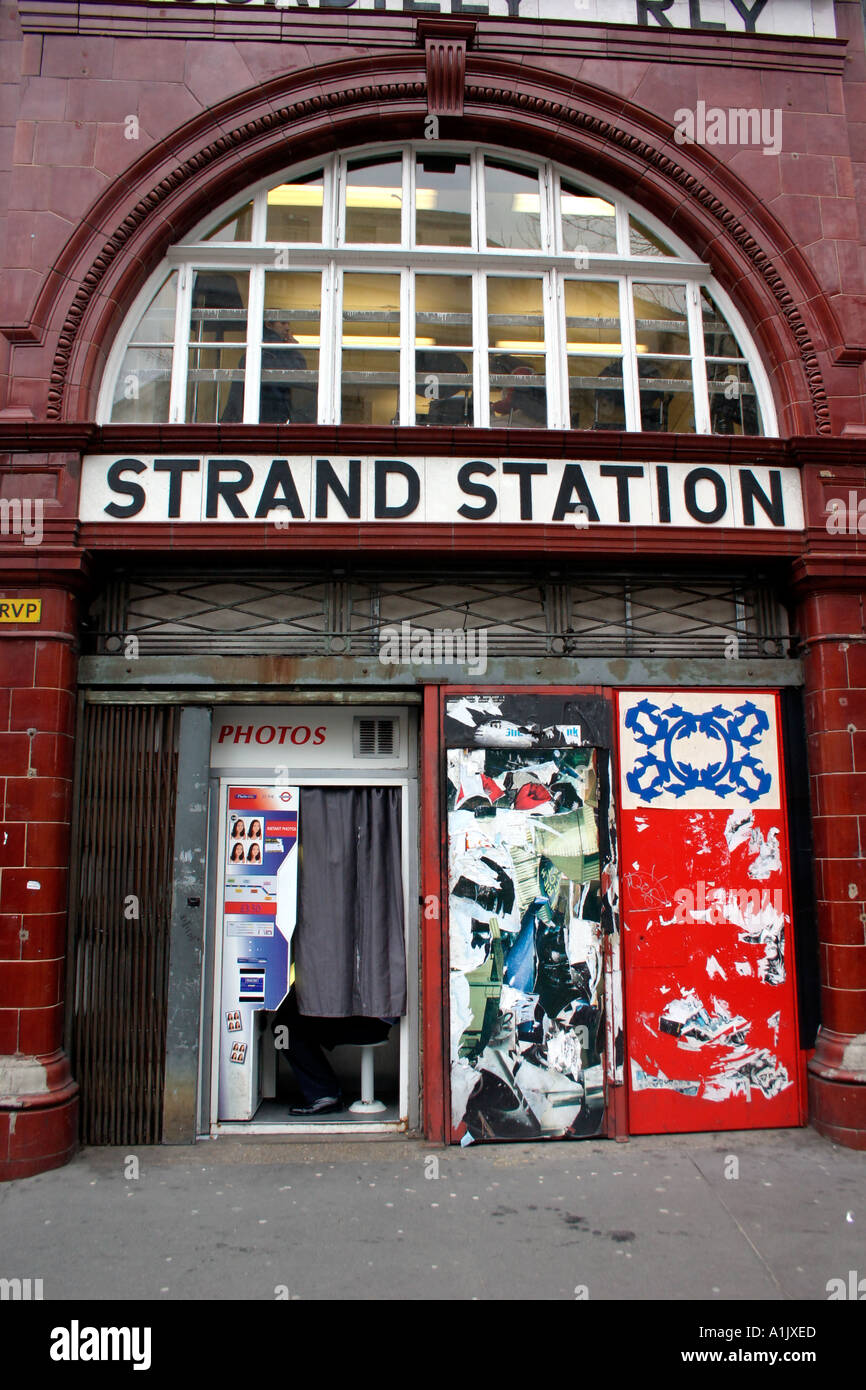 London underground strand station hi-res stock photography and images ...