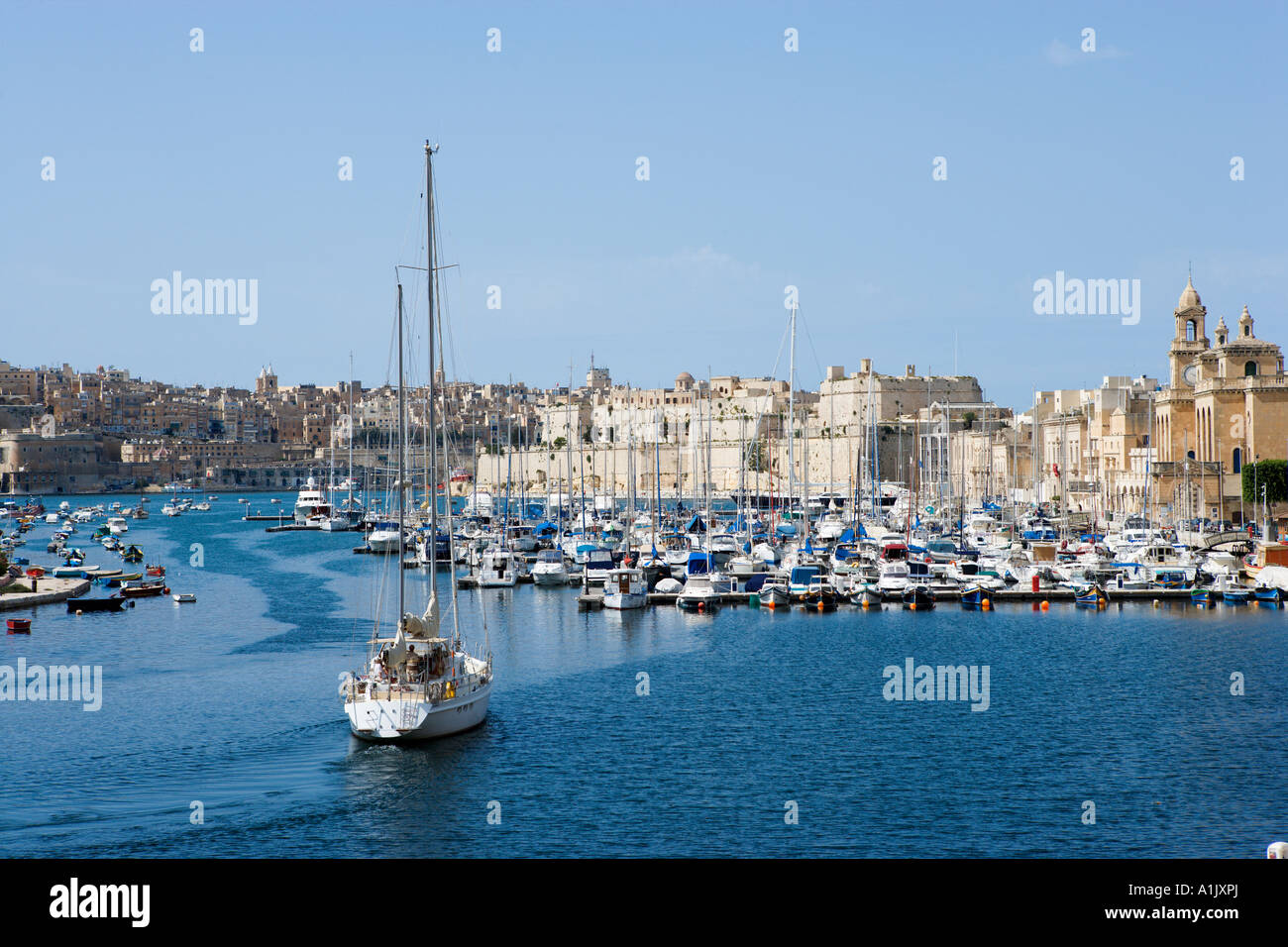 Malta dockyard hi-res stock photography and images - Alamy