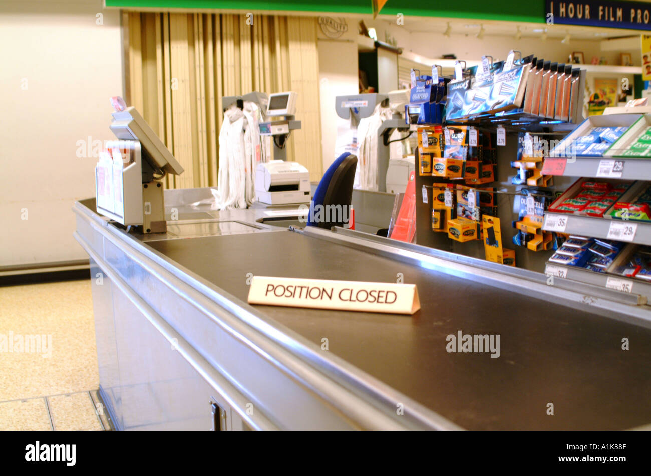 Checkout conveyor belt hi-res stock photography and images - Alamy