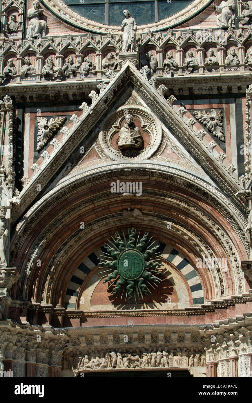 Ornate carving details hi-res stock photography and images - Alamy