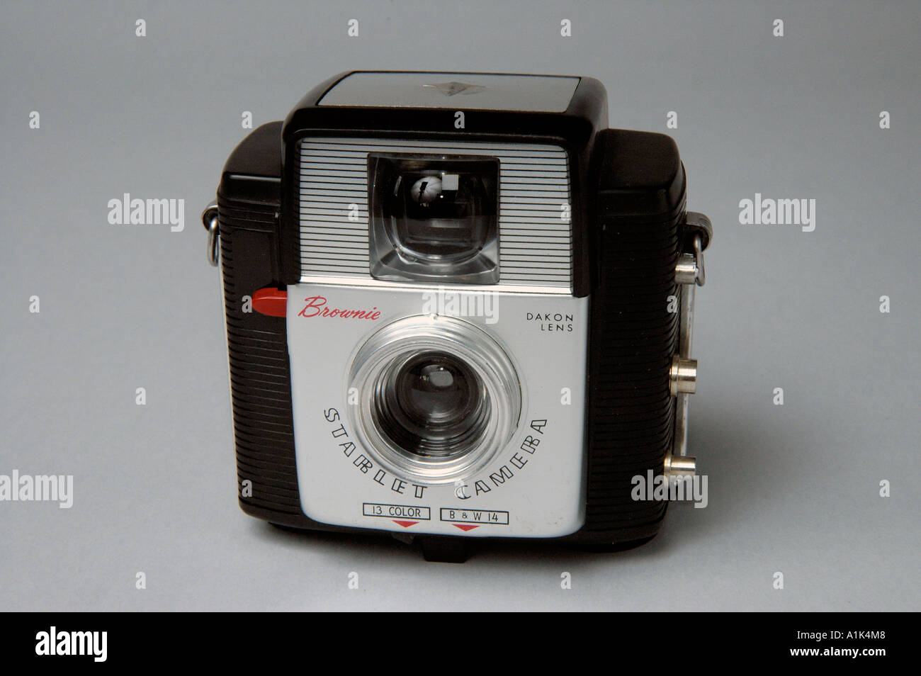 Camera Kodak Brownie 127 film Stock Photo - Alamy