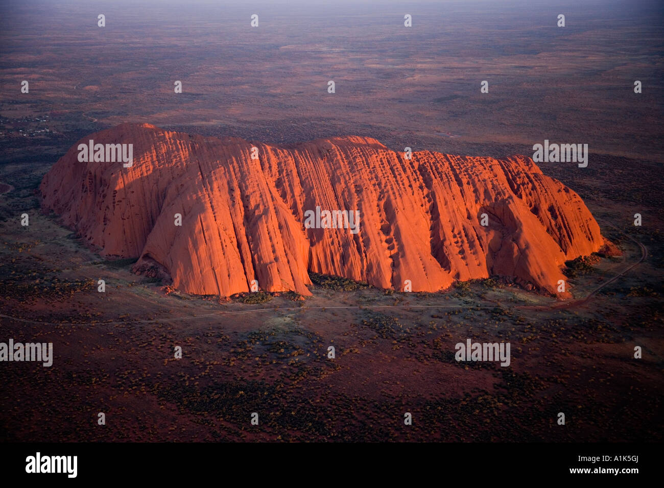 Last Light on Uluru Ayers Rock Uluru Kata Tjuta National Park World ...