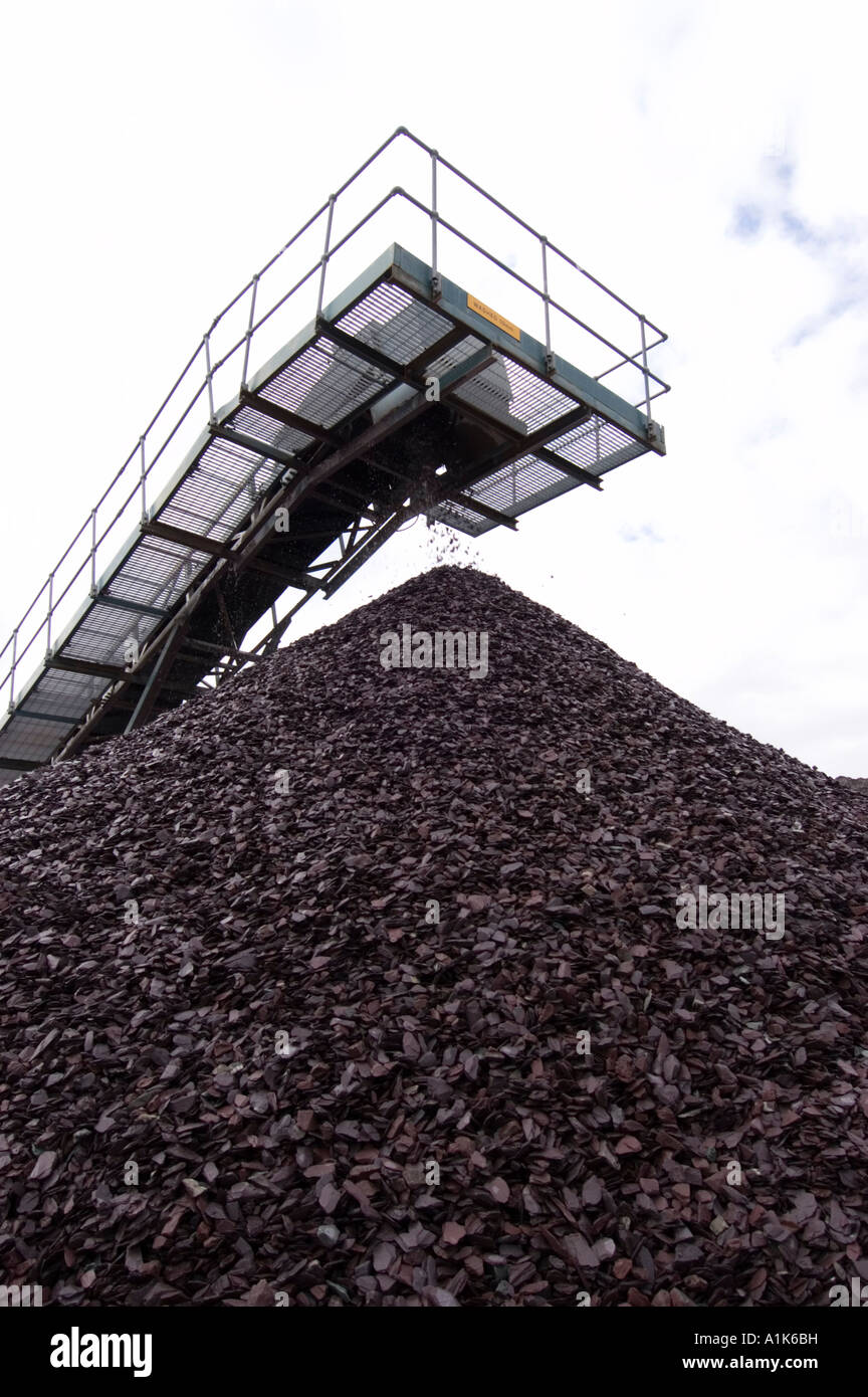 Small pieces of slate hi-res stock photography and images - Alamy