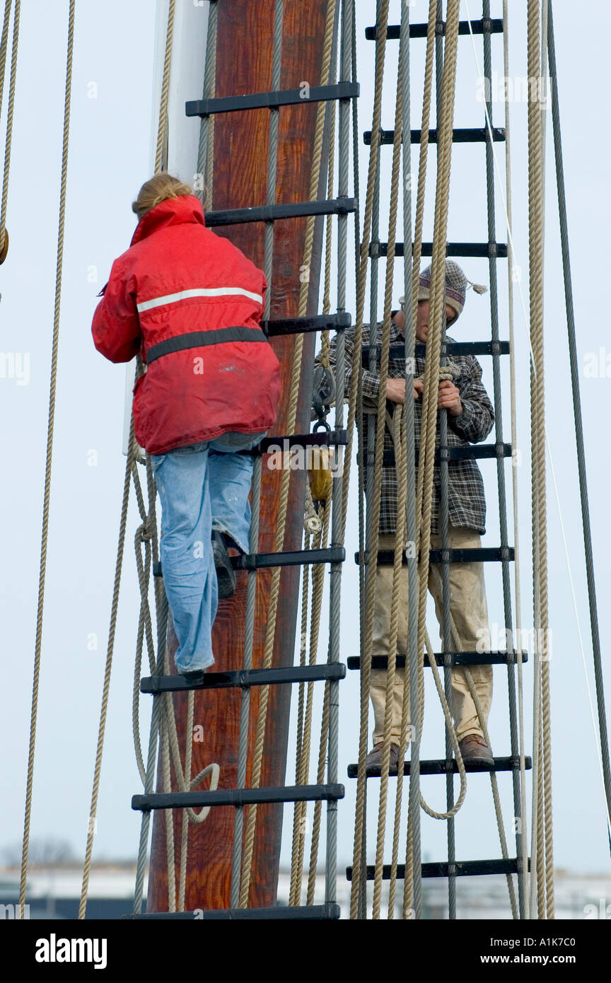 Maintenance ship hi-res stock photography and images - Alamy