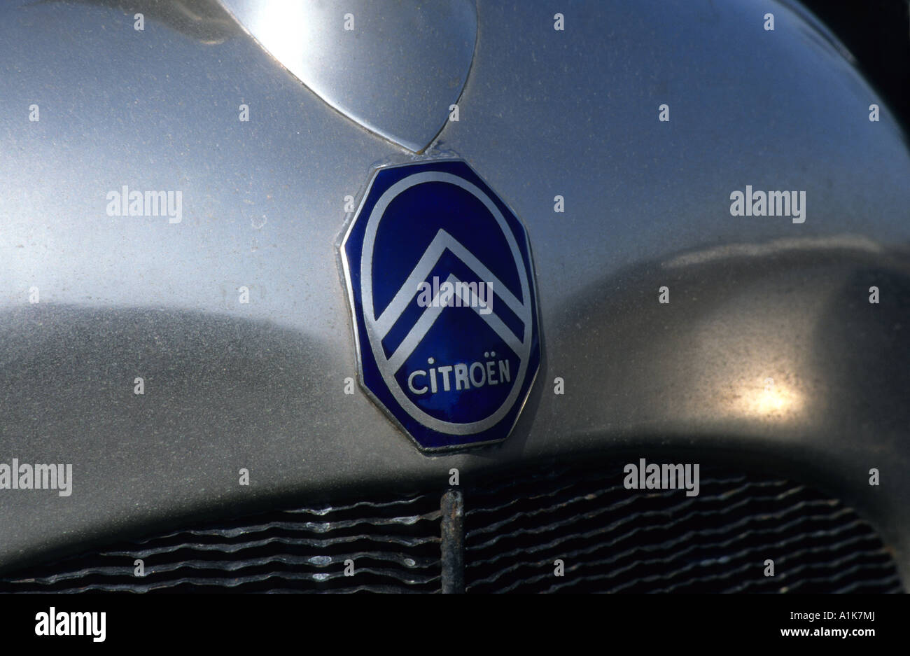 Citroen car badge. French car manufacturer 1919 to date Stock Photo - Alamy