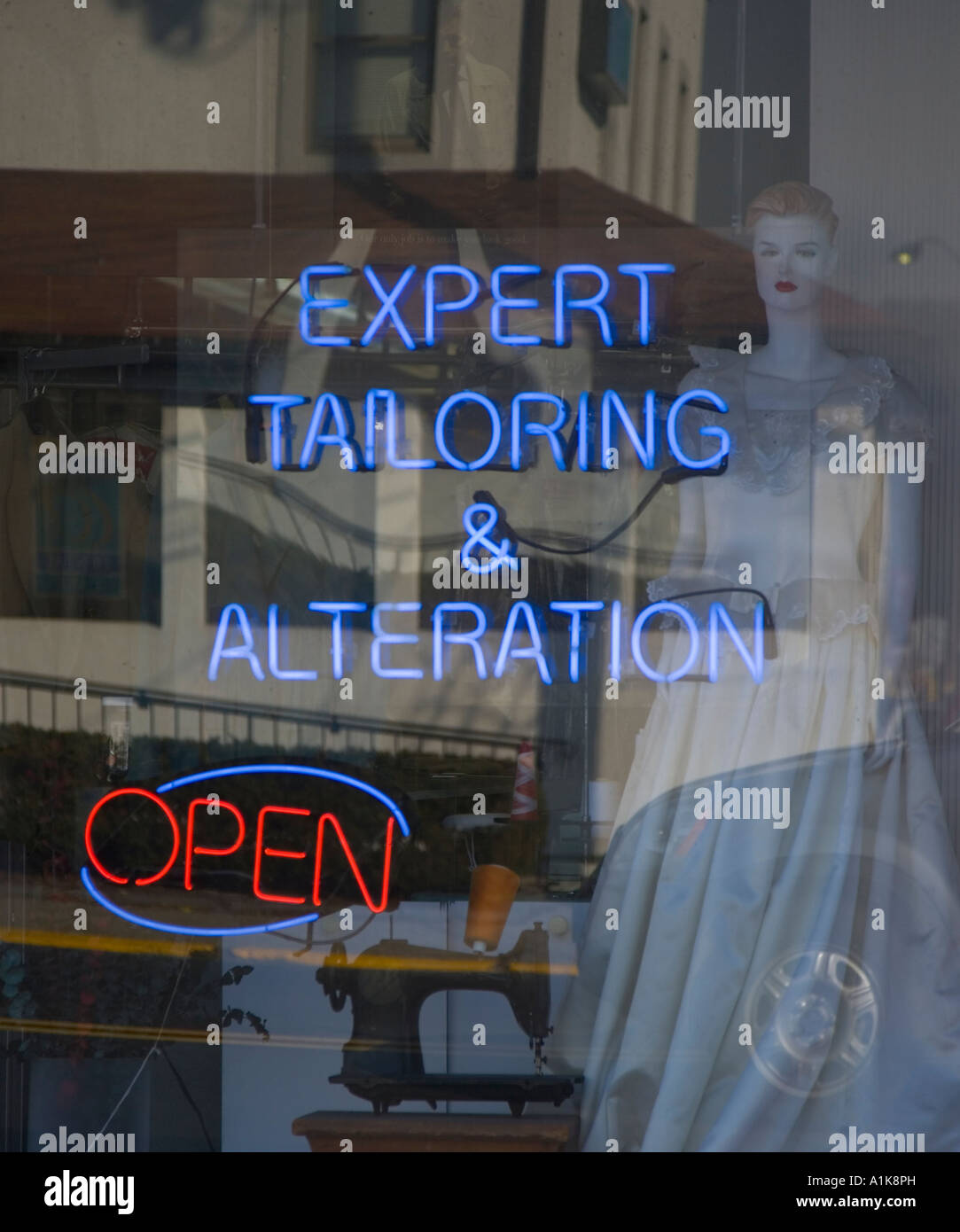 Tailor sign hi-res stock photography and images - Alamy