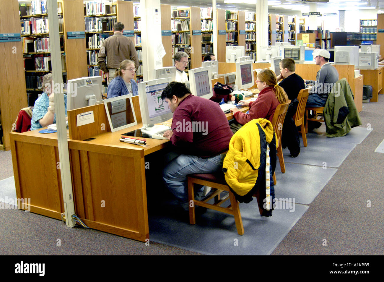 Library services hi-res stock photography and images - Alamy