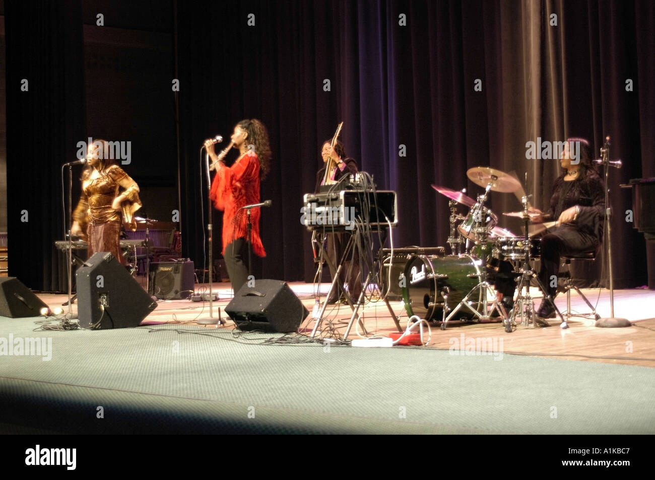 black female band performs Stock Photo - Alamy