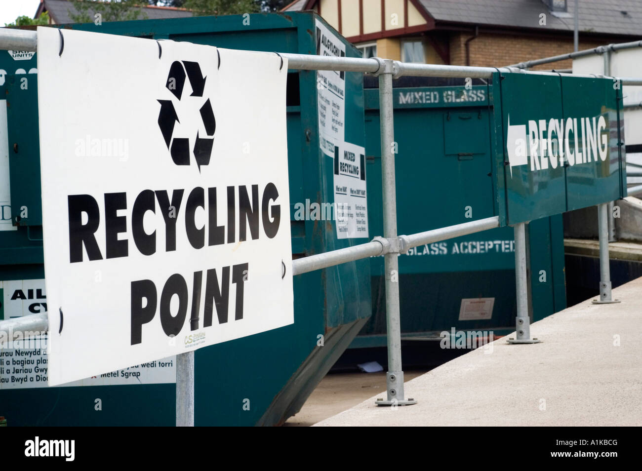 Recycling centre sign hi-res stock photography and images - Alamy