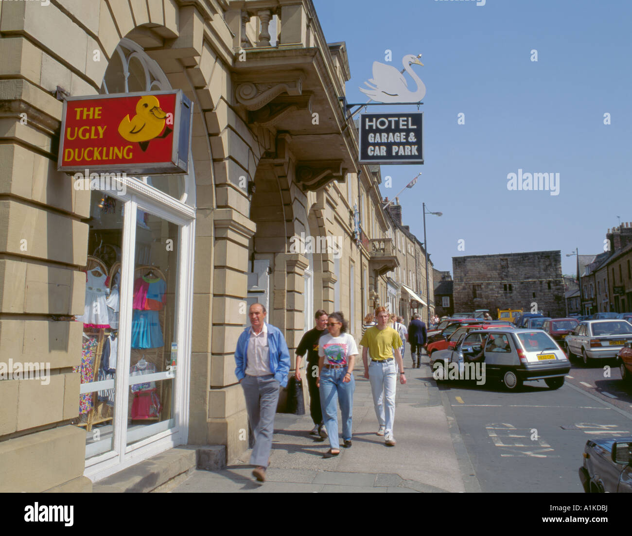 White Swan Hotel and Ugly Ducking shop front, Alnwick, Northumberland ...