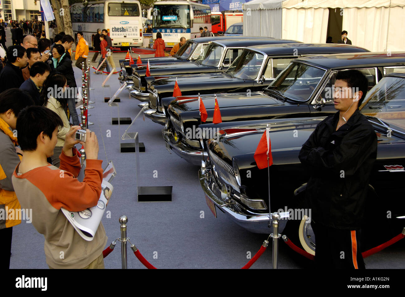 FAW Hongqi(Red Flag) old sedans at the 2006 International Automotive ...