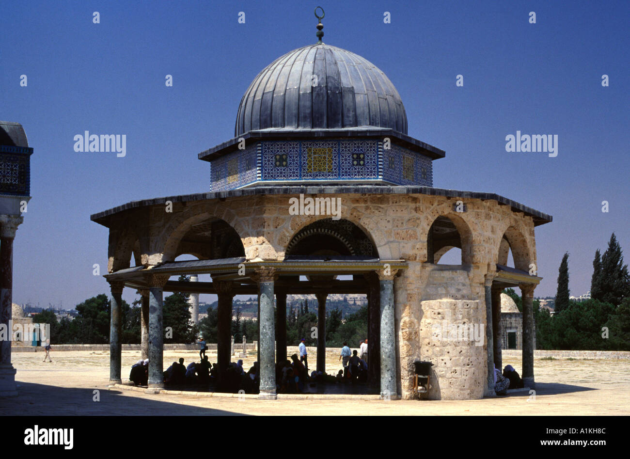 Dome of the Chain, Qubbat al-Silsilah built by the Umayyads on the ...