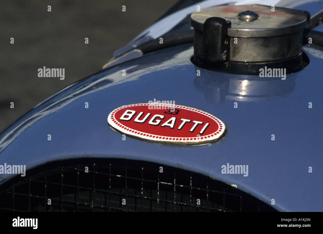 Bugatti car emblem hi-res stock photography and images - Alamy