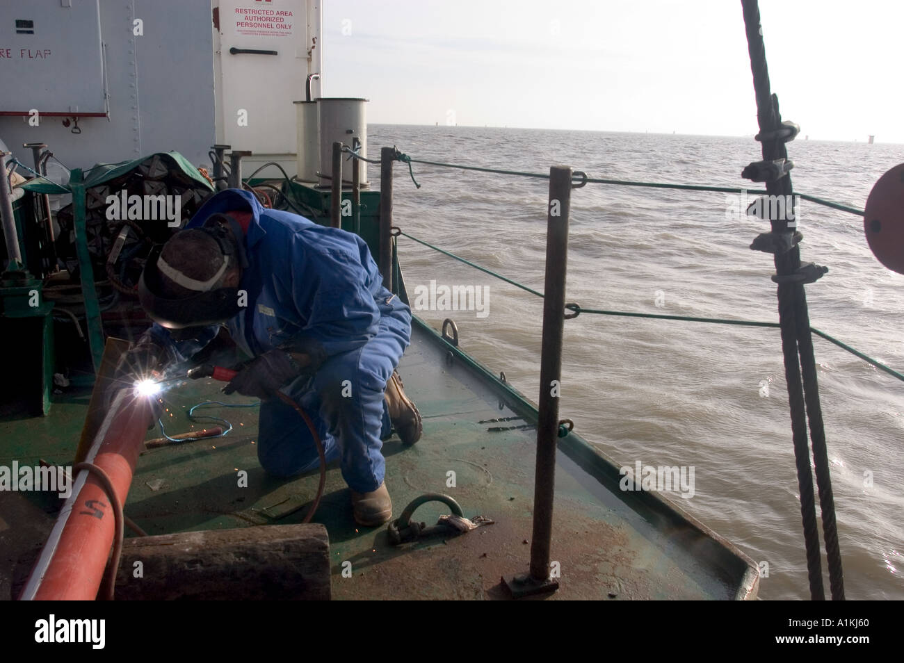 Welding barge hi-res stock photography and images - Alamy