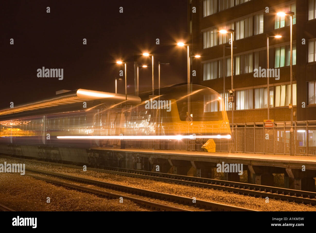 The platform at Swindon station Stock Photo - Alamy