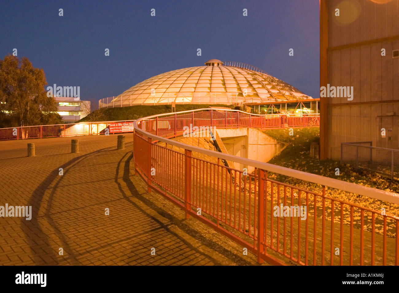 Oasis leisure centre swindon hi-res stock photography and images - Alamy