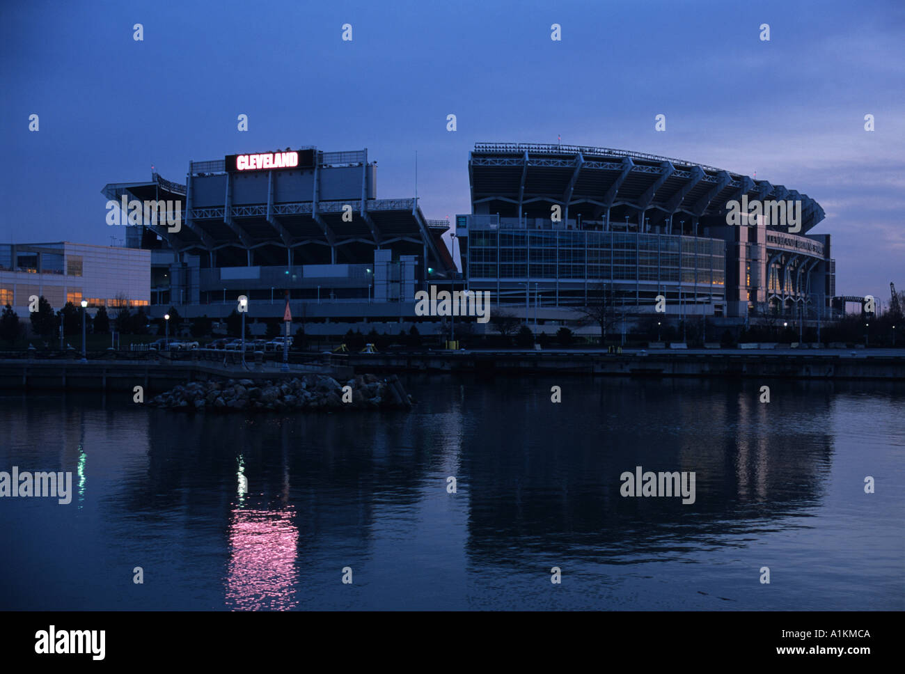 Cleveland ohio football stadium hi-res stock photography and images - Alamy
