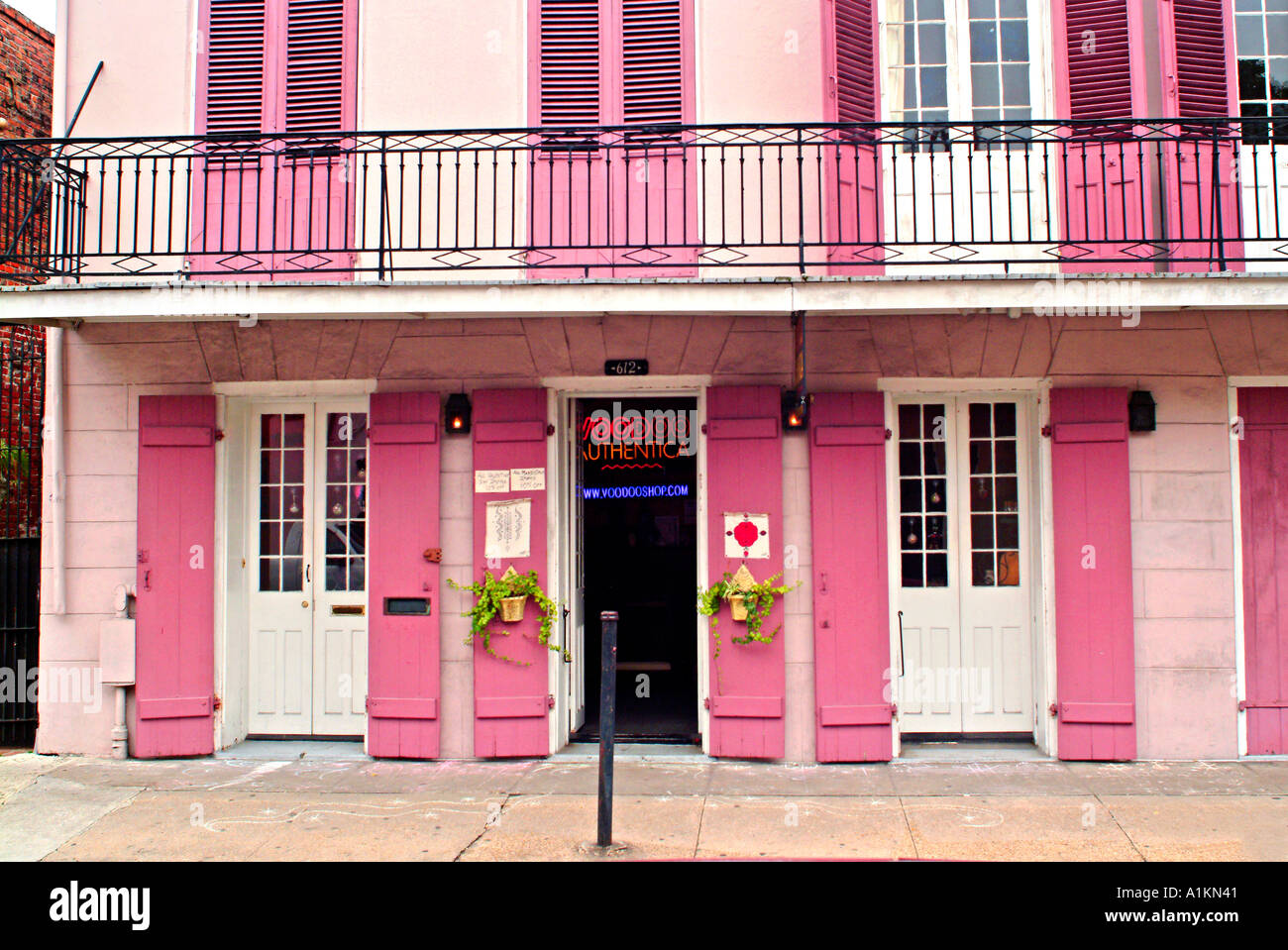 New Orleans Louisiana French Quarter house Stock Photo - Alamy
