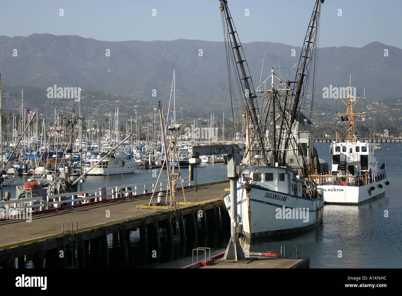 Boats harbour ships sail sailing santa barbara hi-res stock photography and images - Alamy